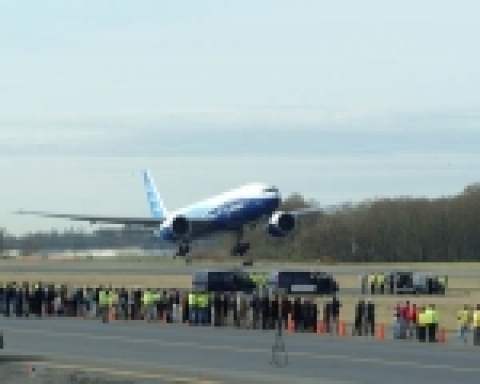 Boeing 777-200LR Makes First Flight - 뉴스와이어